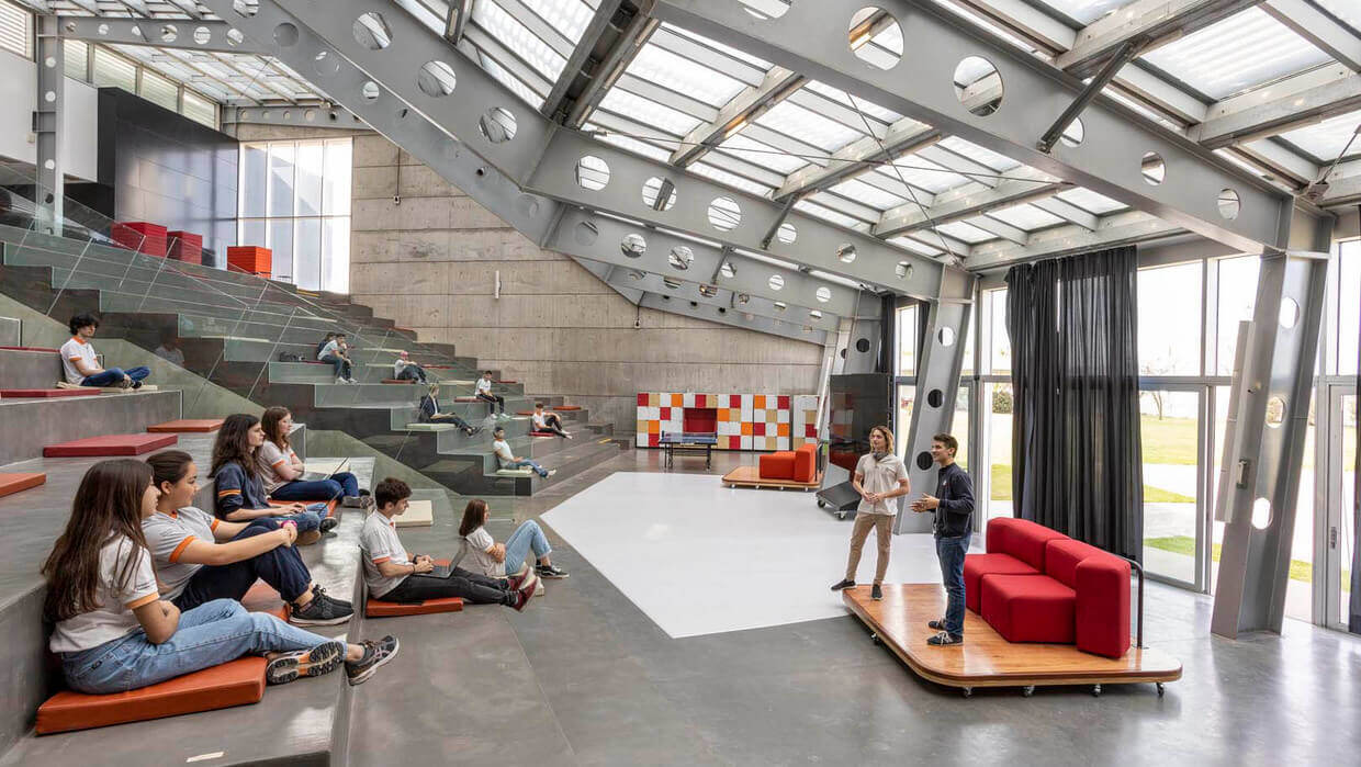 Rosan Bosch | Escuela Técnica Roberto Rocca Campana